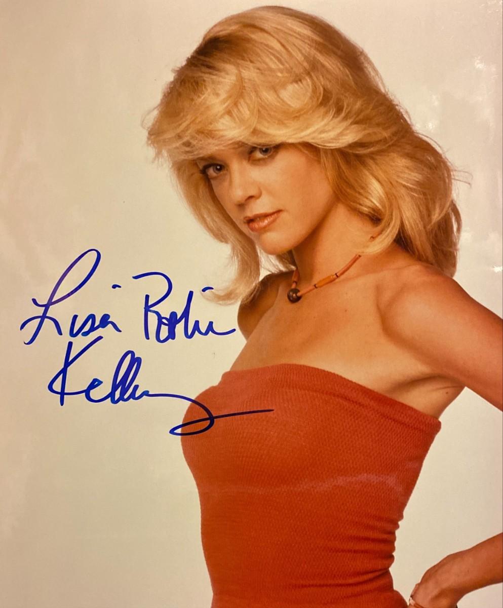 Lisa Robin Kelly signed photo | EstateSales.org