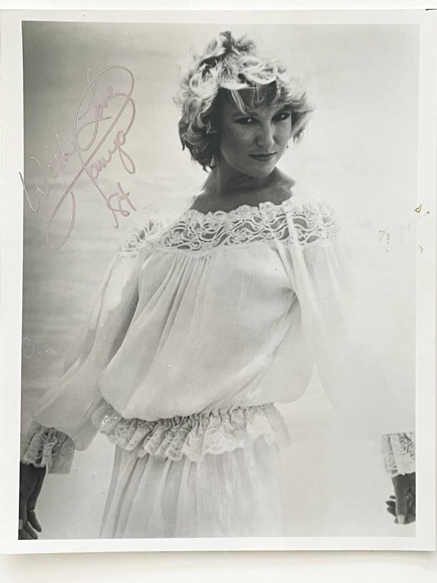 Country singer Tanya Tucker signed photo | EstateSales.org