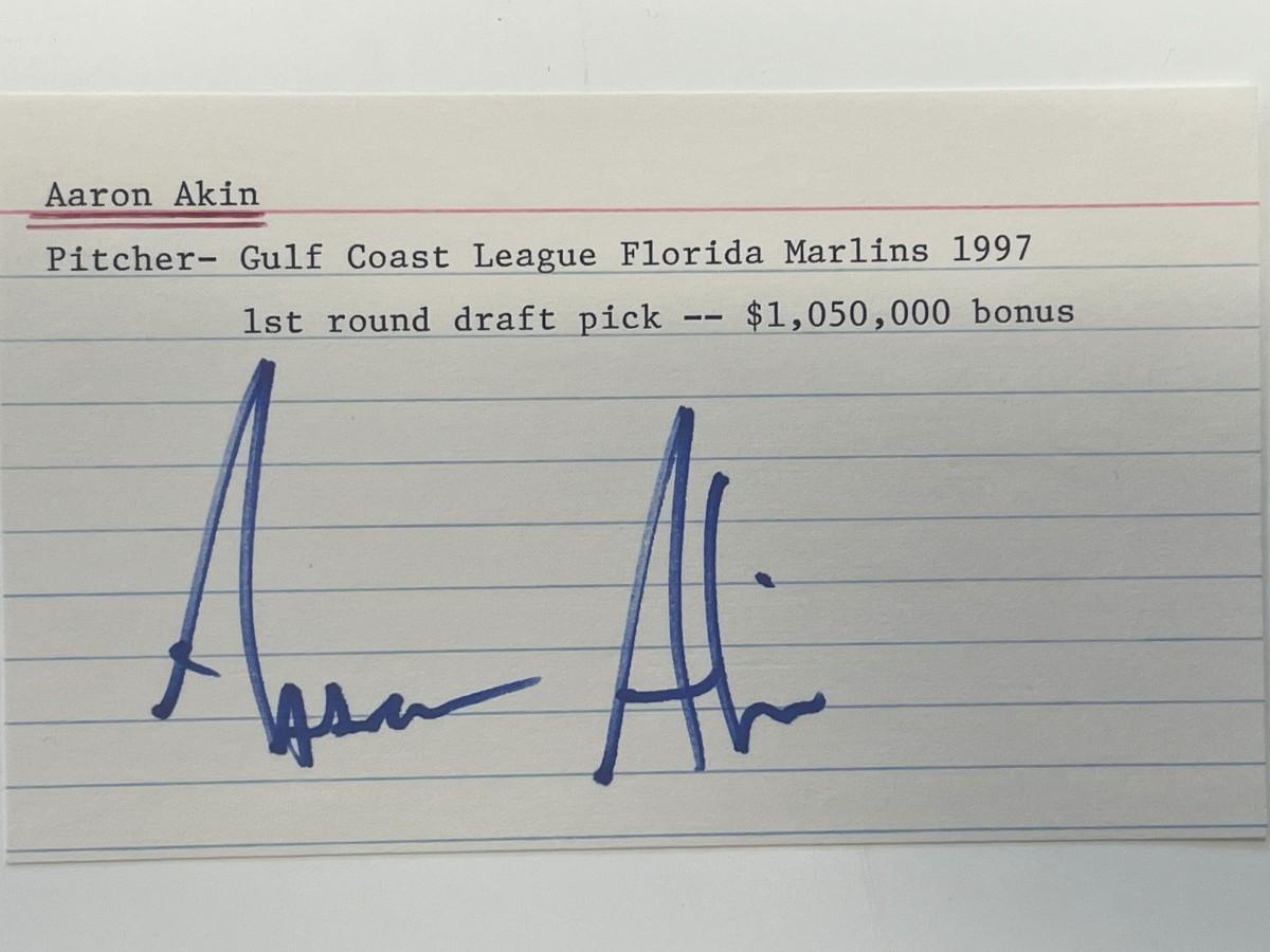 Florida Marlins Aaron Akin autograph note | EstateSales.org
