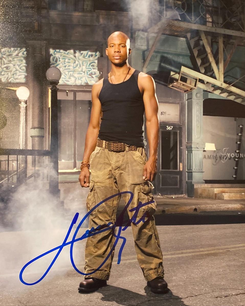 Leonard Roberts signed photo | EstateSales.org