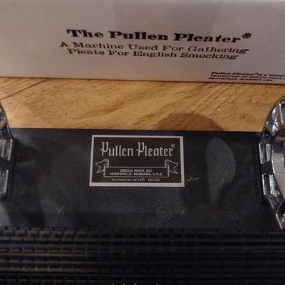 The Pullen Pleater- Pleat Gatherer for English Smocking with Box ...