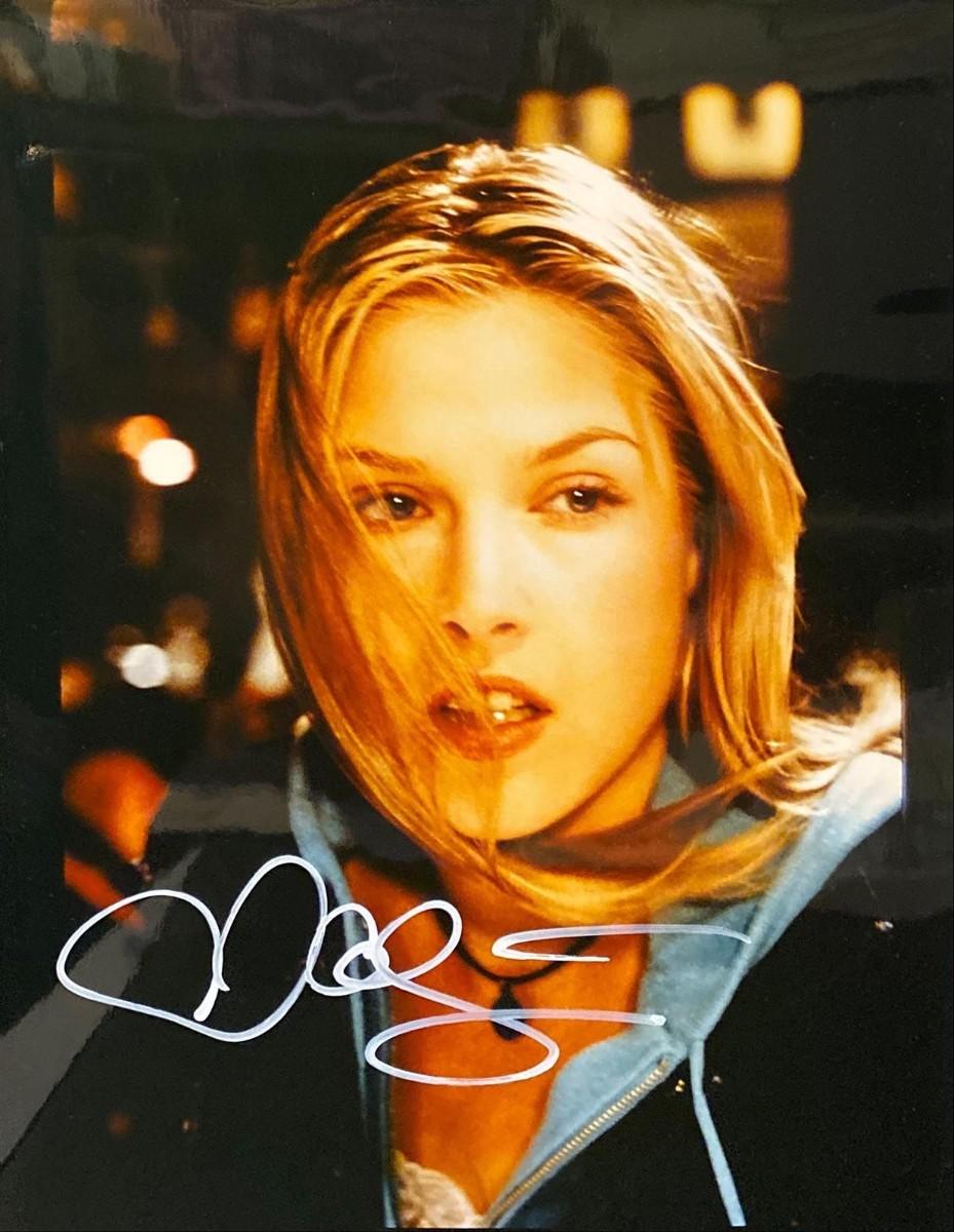 Ali Larter Signed Photo | EstateSales.org
