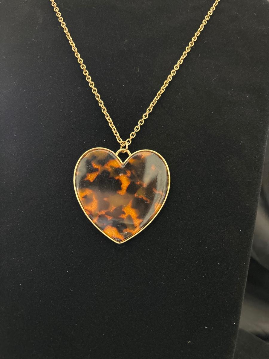 Cute part, gold toned faux tortoise shell necklace | EstateSales.org