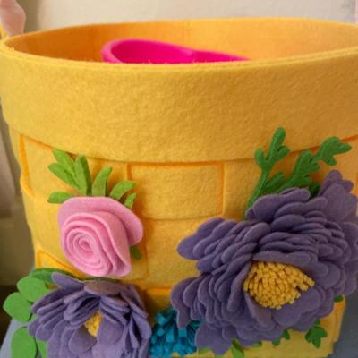 Spring theme items | EstateSales.org