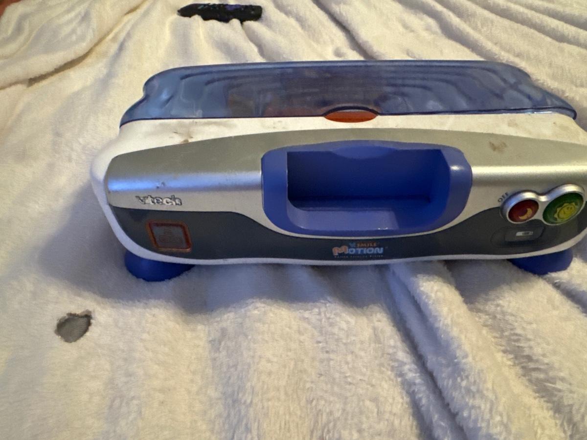 V TECH V.SMILE V-MOTION Learning System Console Plus 1 Games ...
