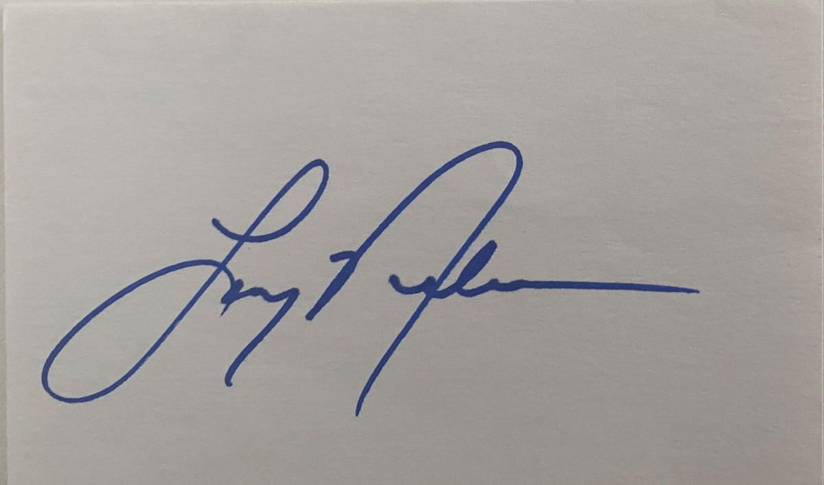 Pro golf champion Larry Nelson original signature | EstateSales.org