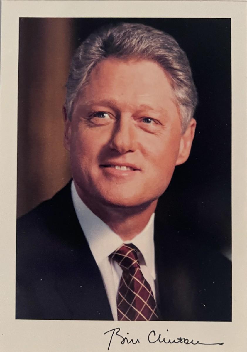 Bill Clinton facsimile signed photo | EstateSales.org