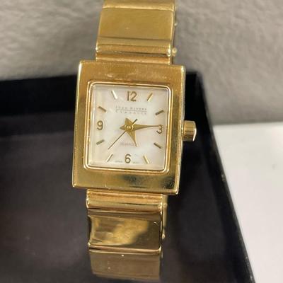Good tone, clear and cuff style Joan Rivers watches | EstateSales.org