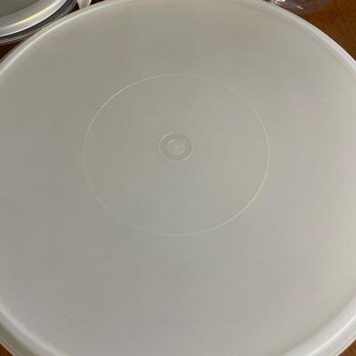 Large lock n locks and Tupperware | EstateSales.org