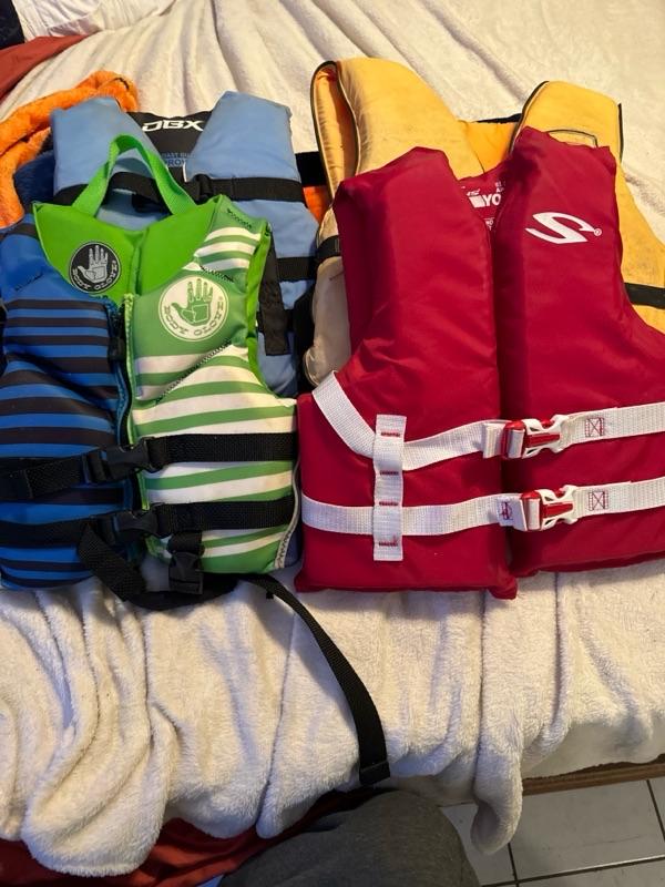 Set of (4) Body Glove Child Boy's PFD USCG Approved Life Jacket, 33 ...