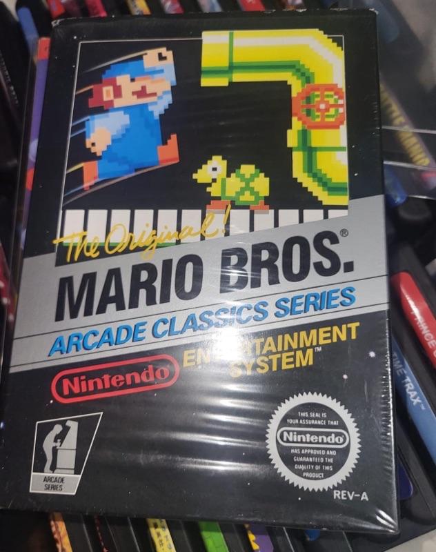 Mario Bros - NES - 1985 - Complete In Box CIB - Hangtab Box - 5-Screw ...