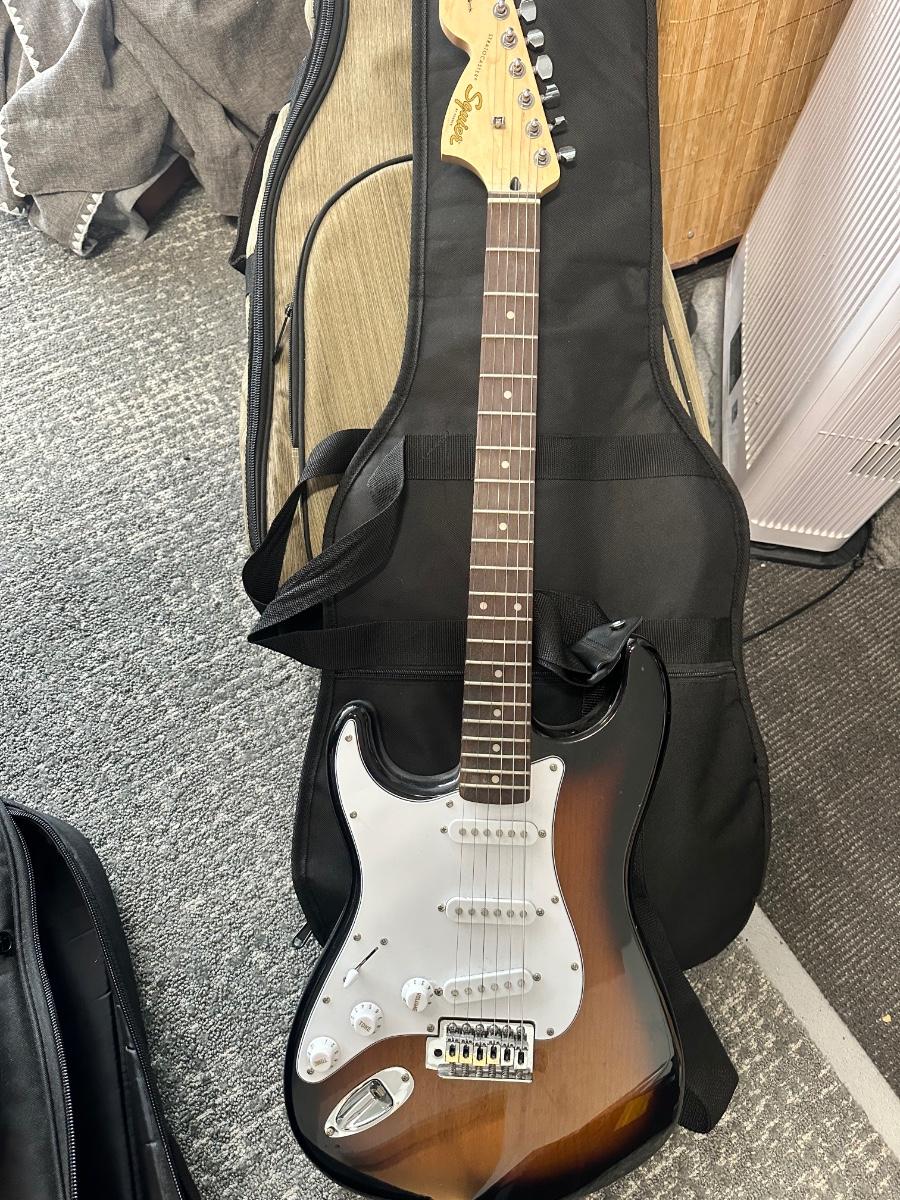 Left handed strat | EstateSales.org