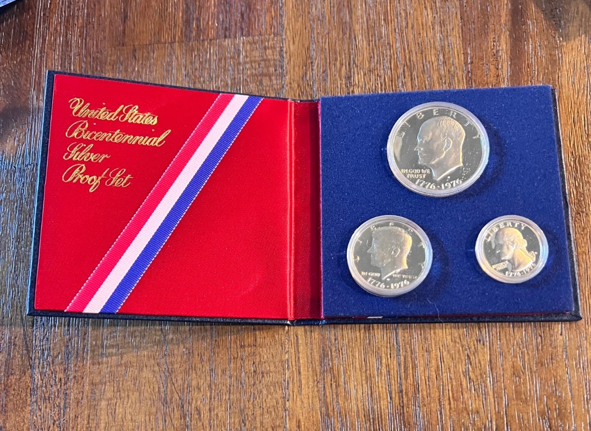 United States Bicentennial Silver Proof Set | EstateSales.org