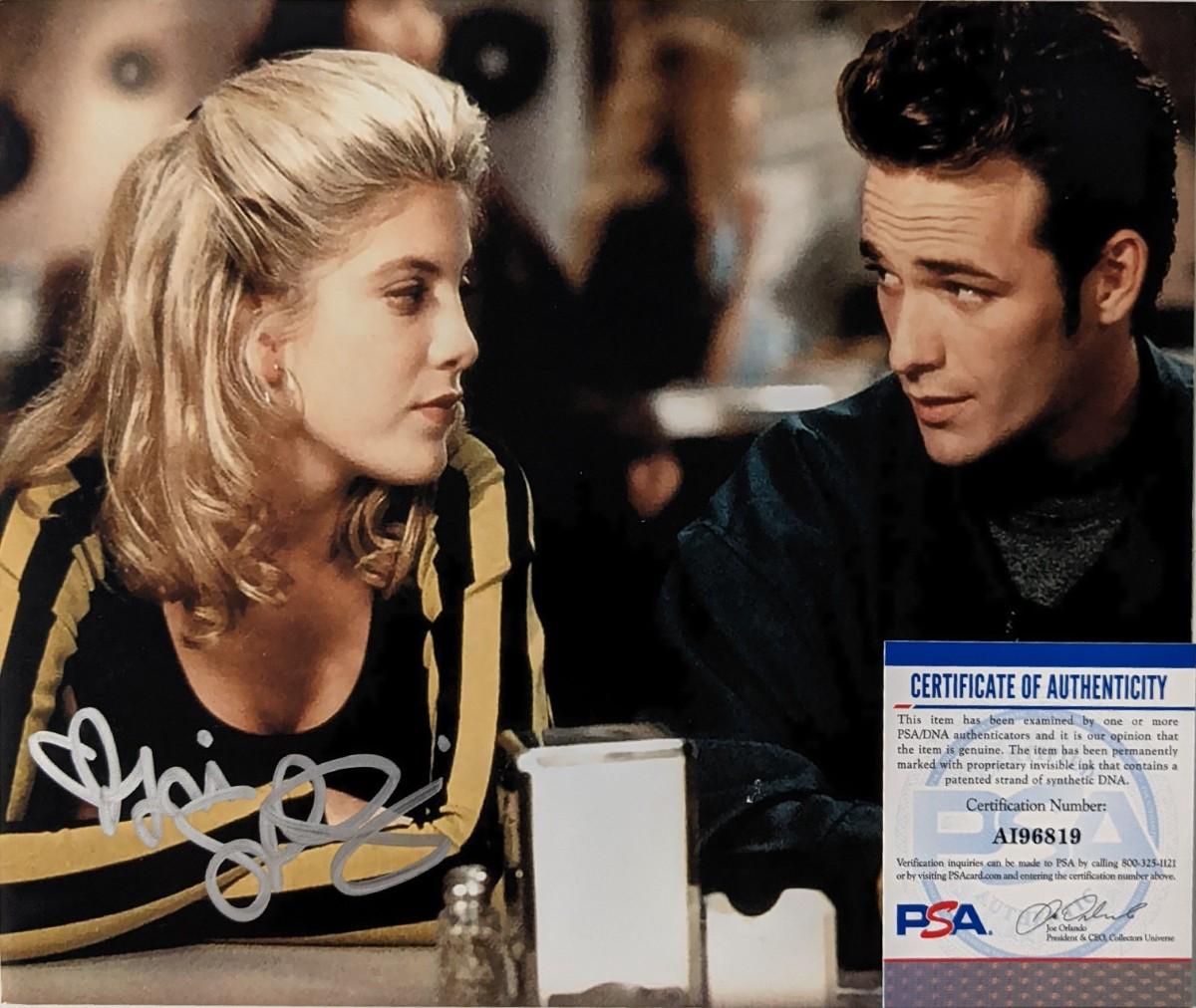 Tori Spelling Signed Photo. PSA Authenticated | EstateSales.org