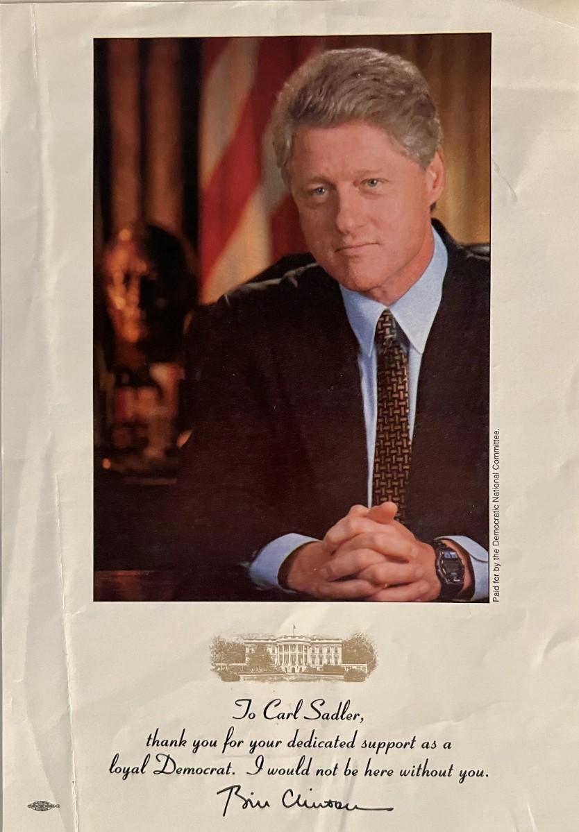 Bill Clinton facsimile signed photo. | EstateSales.org