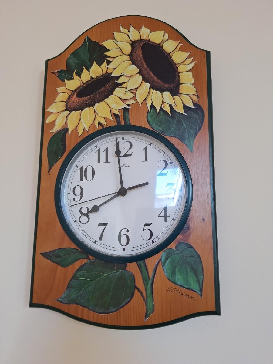 sunflower clock | EstateSales.org