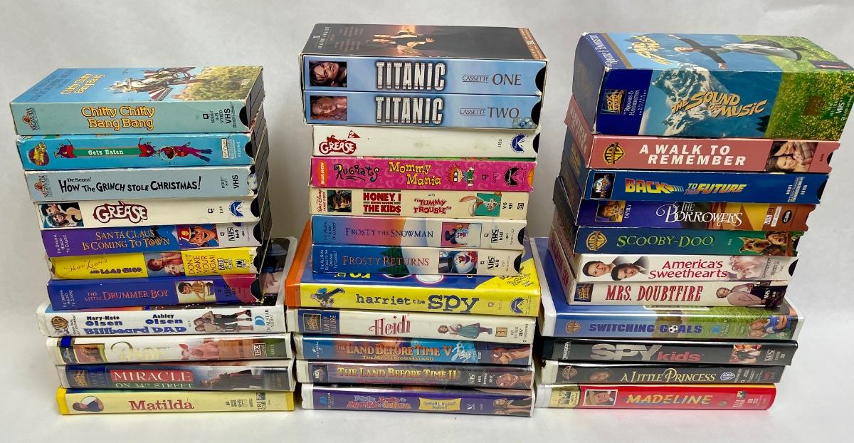 Large Lot of Family Fun - Vintage VHS tapes of classic Kid's Movies ...