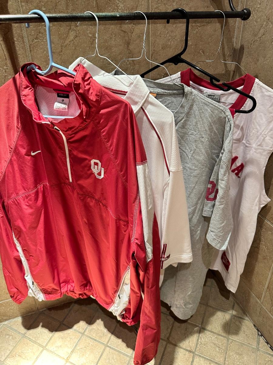 Lots of Men’s OU Apparel size XL | EstateSales.org
