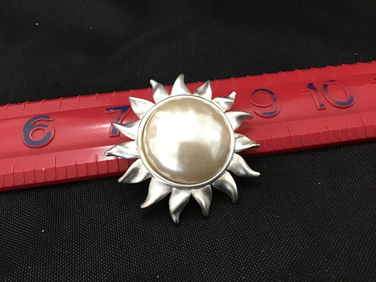 Vintage Faux Pearl Silver Tone Sunburst Sun Ray Brooch | EstateSales.org