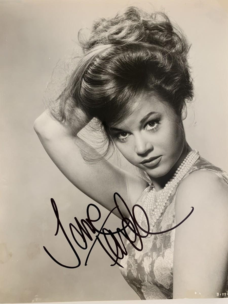 Jane Fonda Signed Photo | EstateSales.org