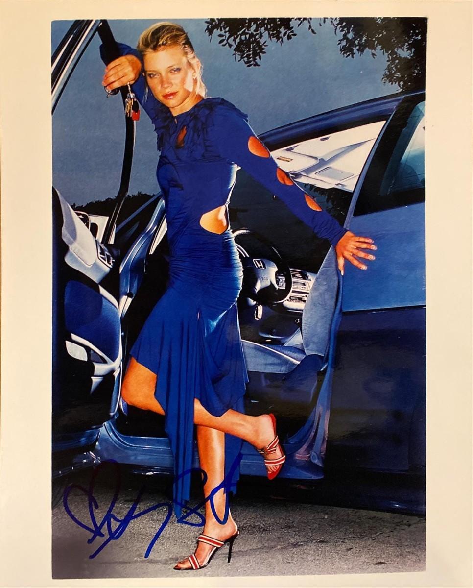Amy Smart signed photo | EstateSales.org