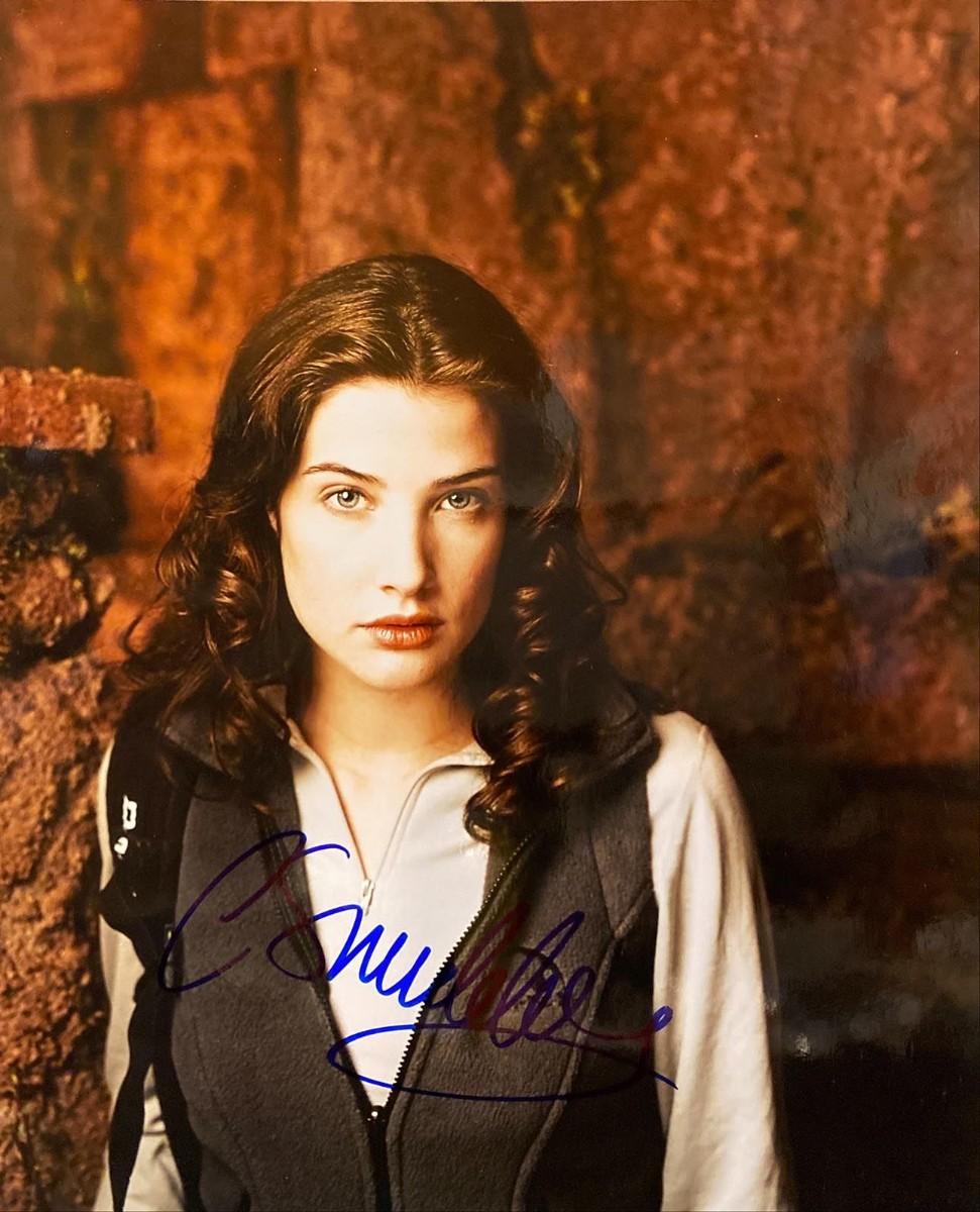Cobie Smulders signed photo | EstateSales.org