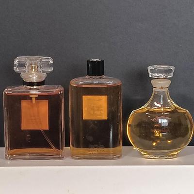 LOT 192: Vintage Perfume Collection- Chanel, Coty, White Diamonds ...