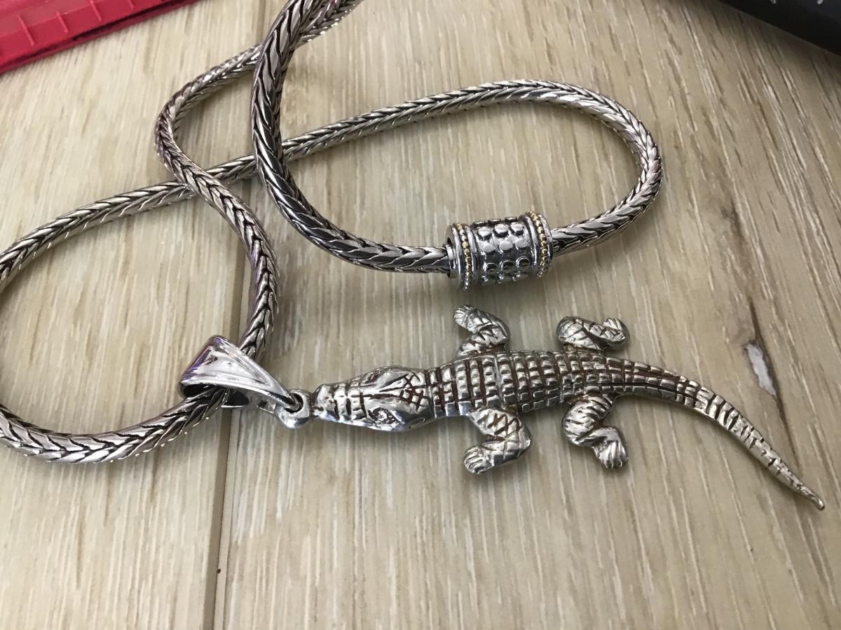Alligator Pendant With Chain | EstateSales.org