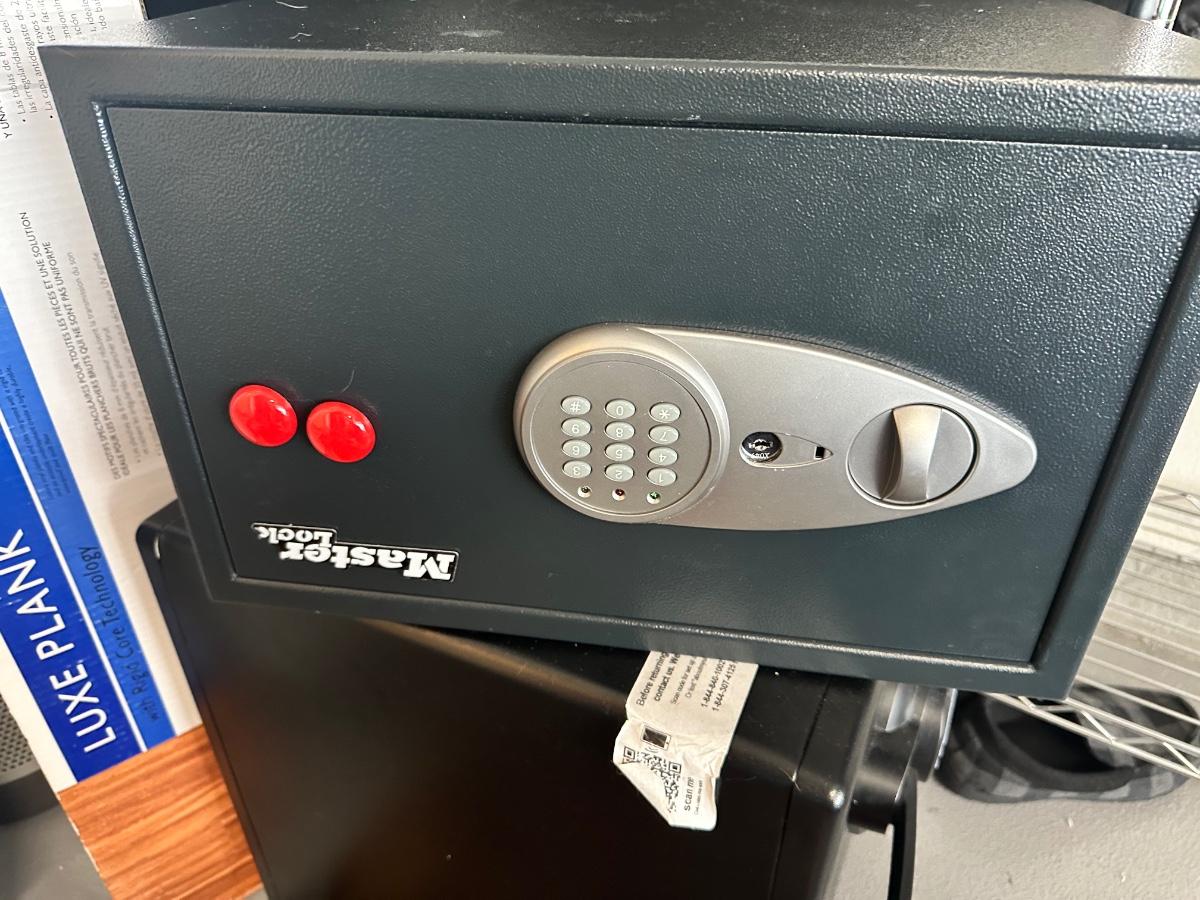 Combo Safe | EstateSales.org