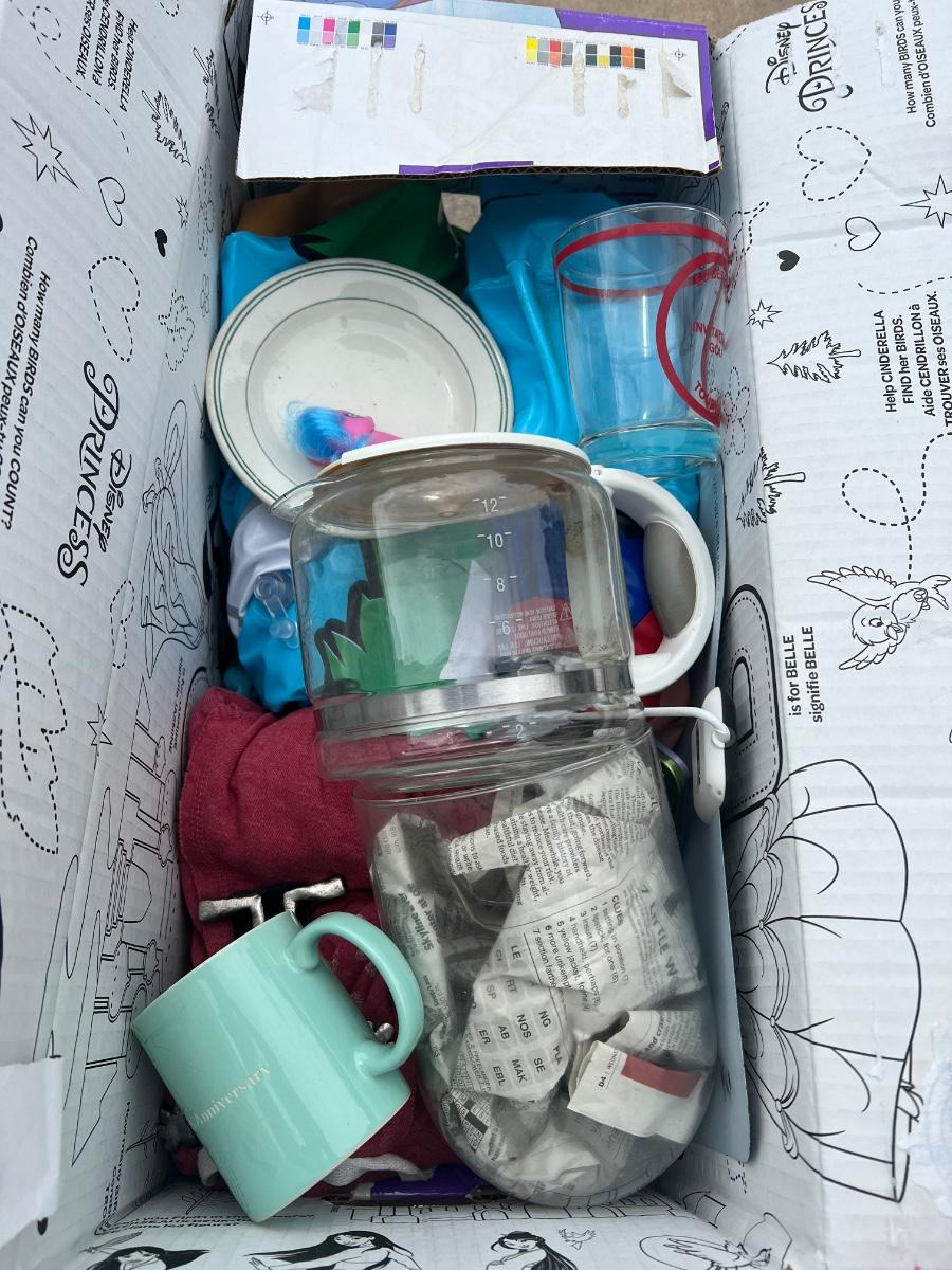 Box of Random | EstateSales.org