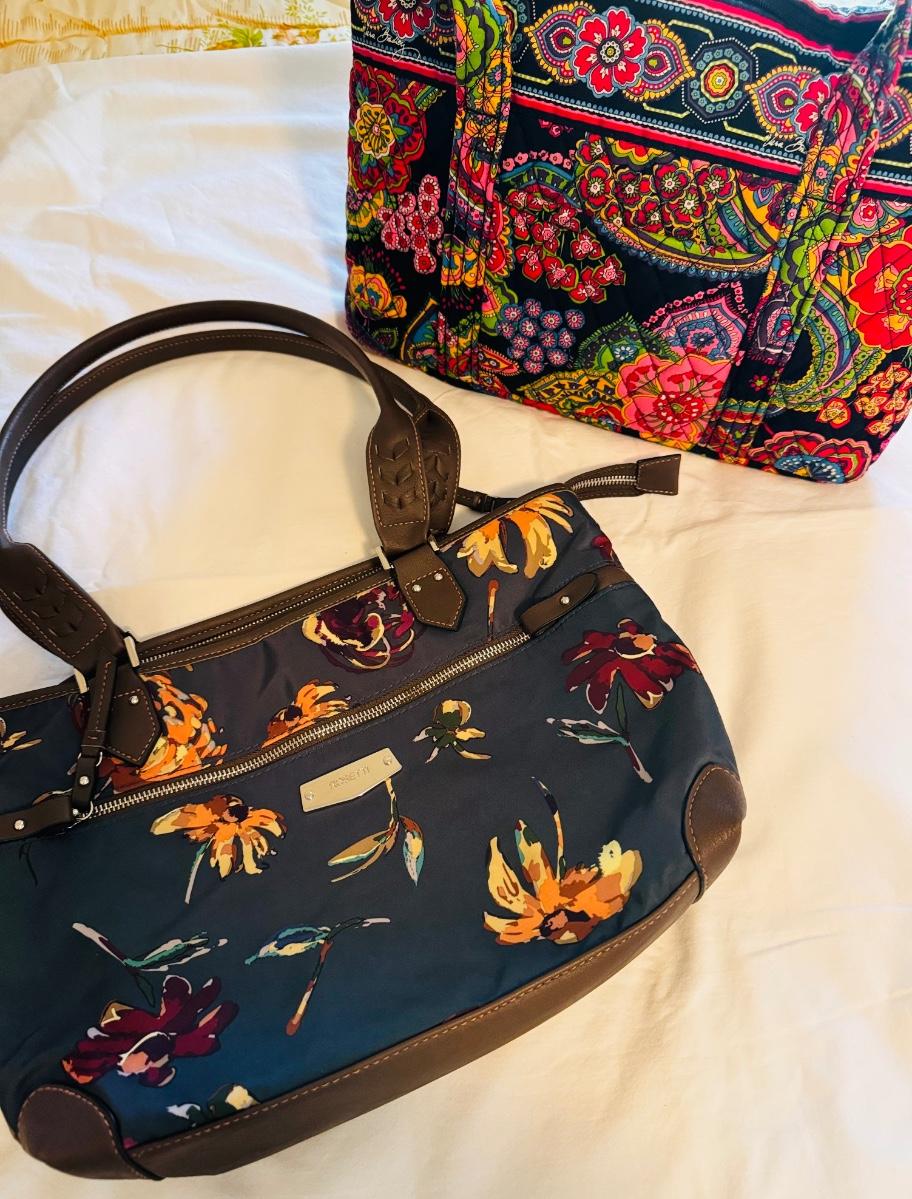 Cute purses | EstateSales.org