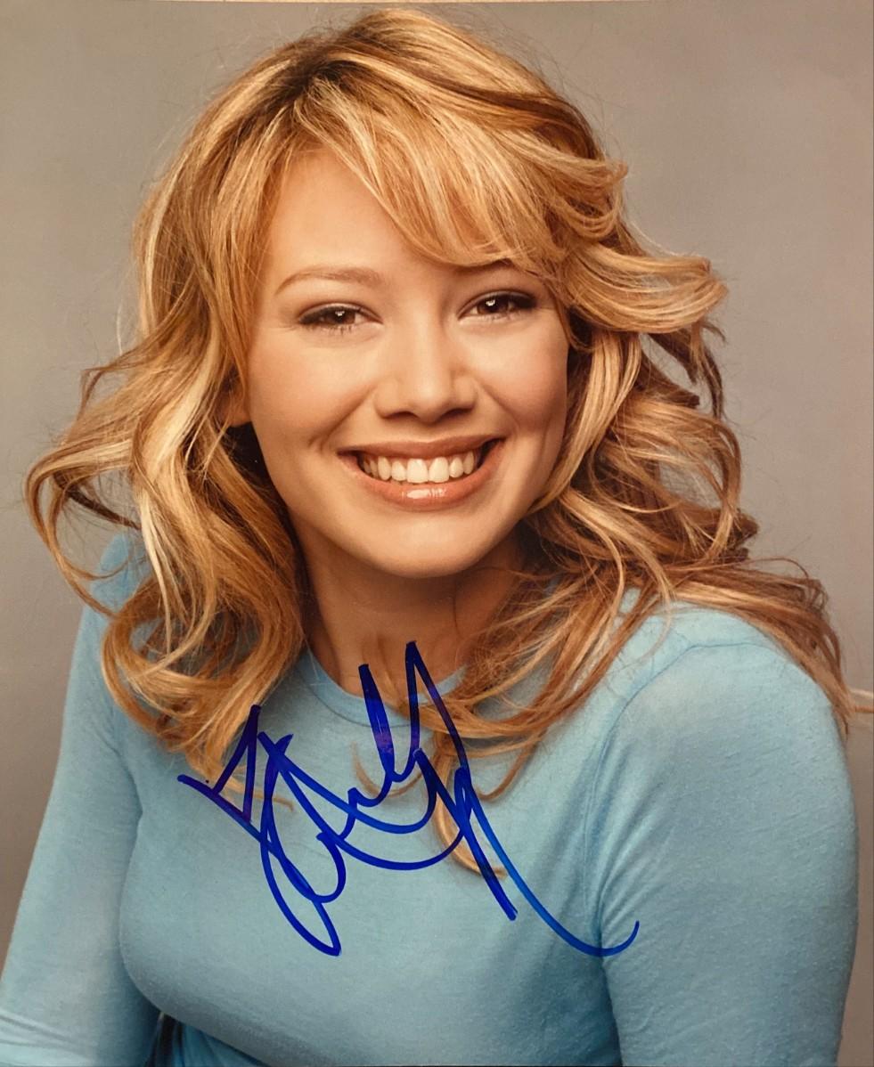 Hilary Duff signed photo | EstateSales.org