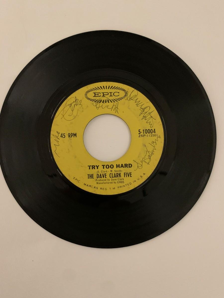 The Dave Clark Five- Try Too Hard- signed 7 inch v | EstateSales.org