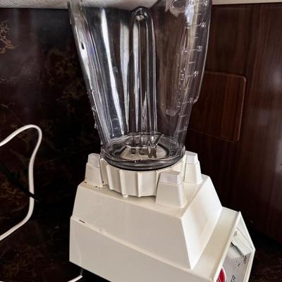 Vintage Blender | EstateSales.org