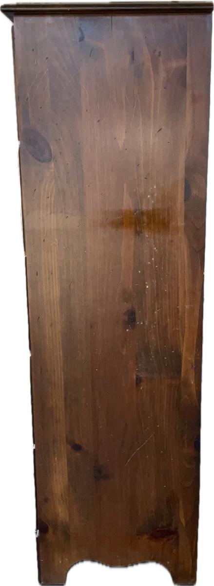 Lot# 017 LOCUS Projector Screen - NIB | EstateSales.org