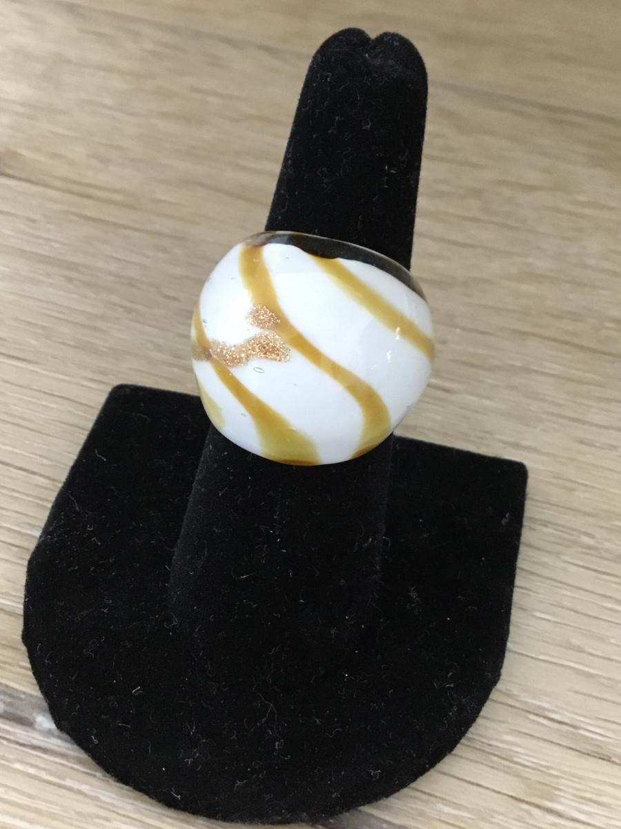 Glass type marble design ring | EstateSales.org