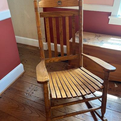 LOT 259: Vintage Cracker Barrel Rocking Chair | EstateSales.org