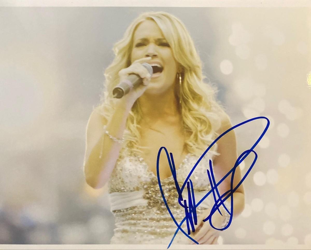 Carrie Underwood signed photo | EstateSales.org