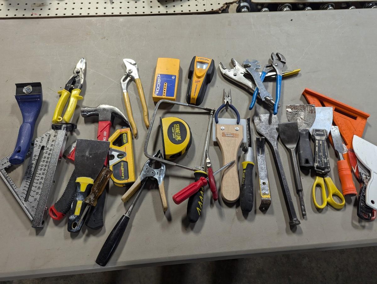 Assortment Of Tools | EstateSales.org
