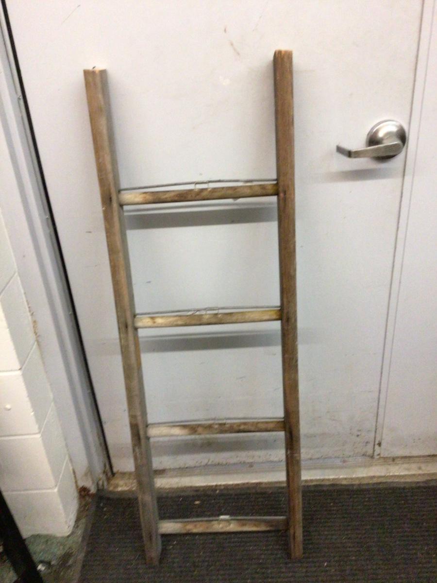 Wood Ladder Round Rungs | EstateSales.org