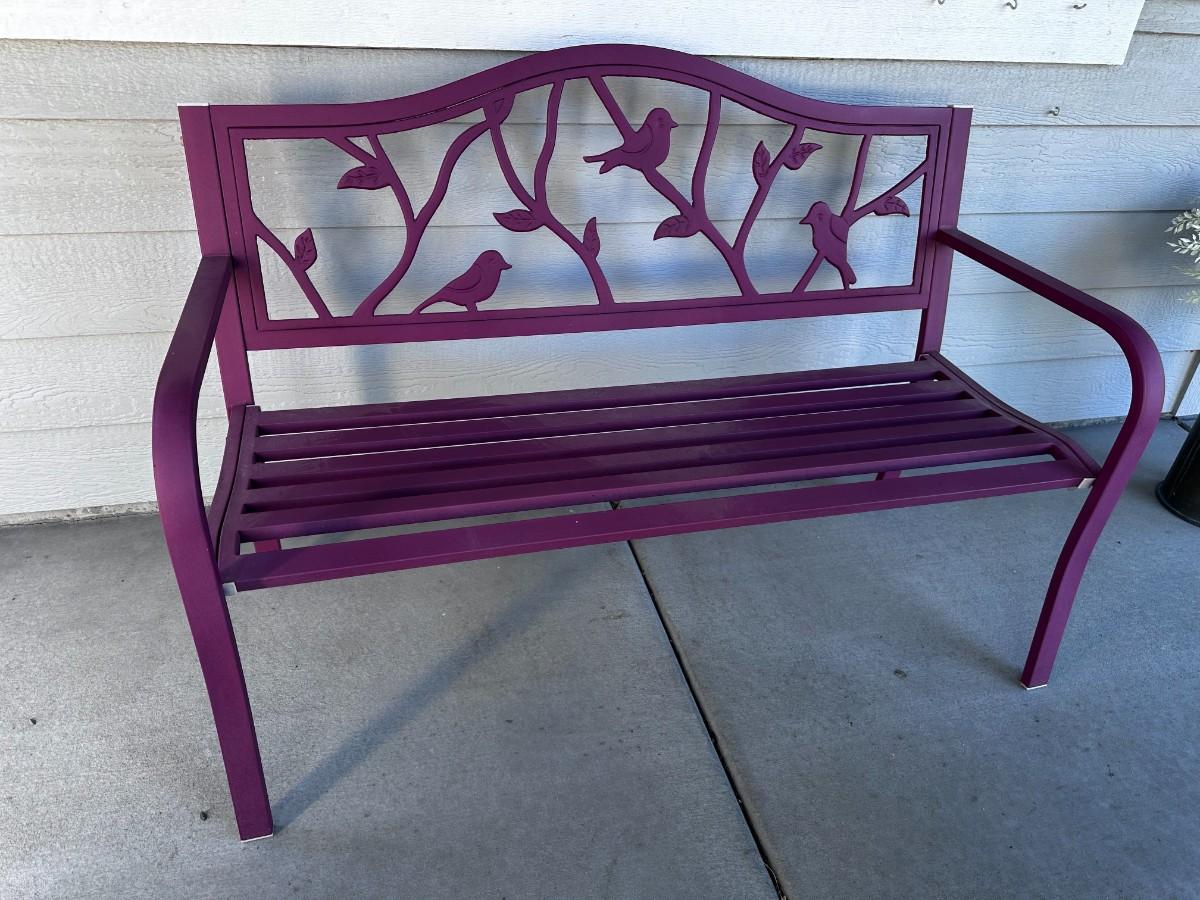 Maroon Bench | EstateSales.org