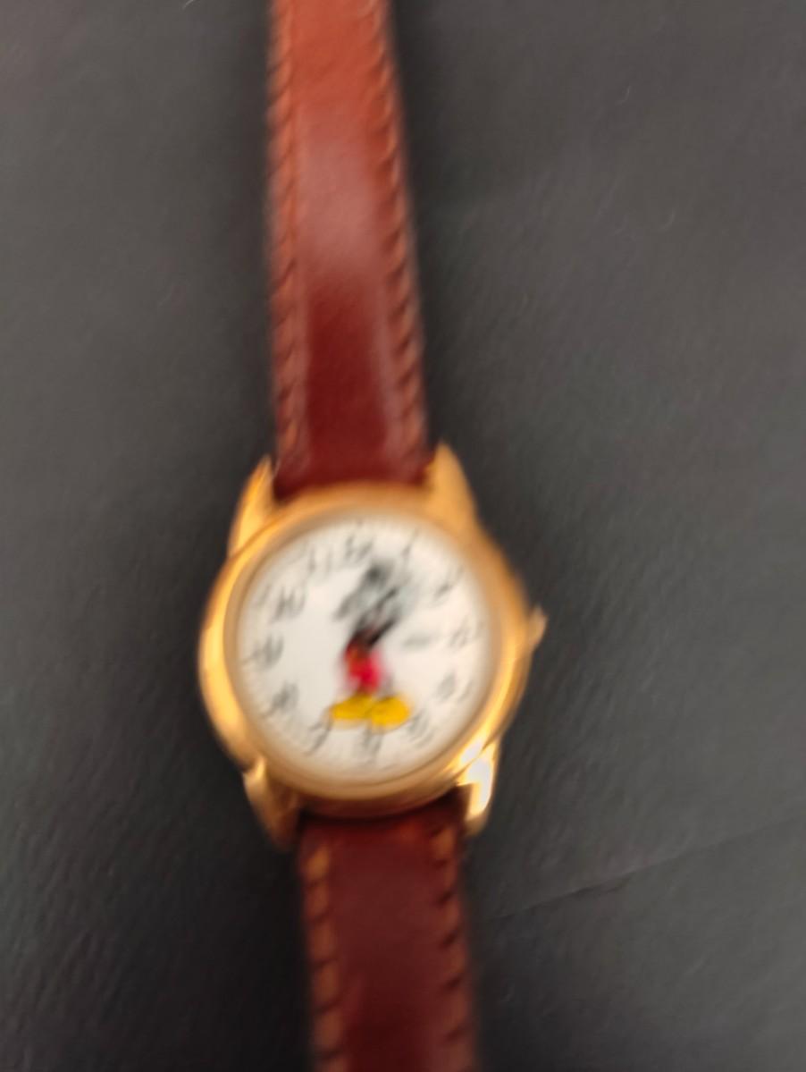 Lorus ladies Mickey Mouse watch | EstateSales.org