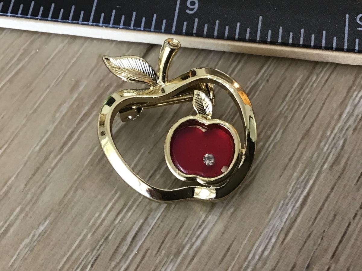 Vintage Apple Pin | EstateSales.org