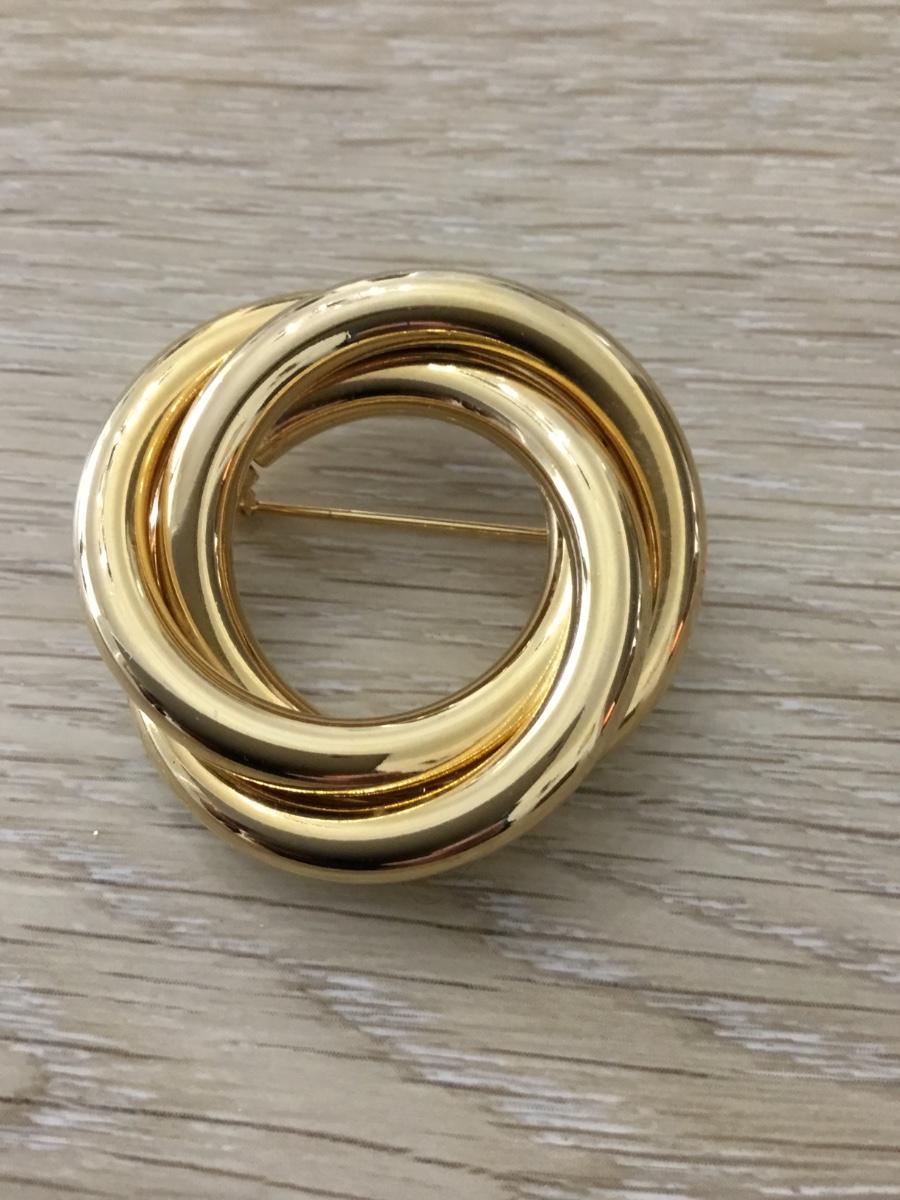 Vintage gold tone pin | EstateSales.org