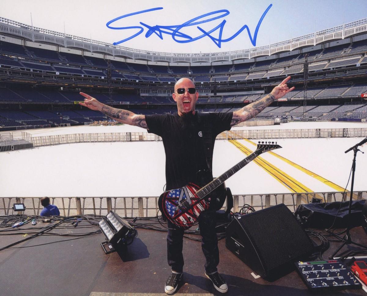 Scott Ian signed "Anthrax" photo | EstateSales.org