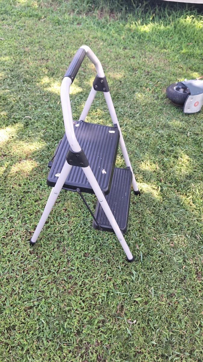 Two step step ladder | EstateSales.org