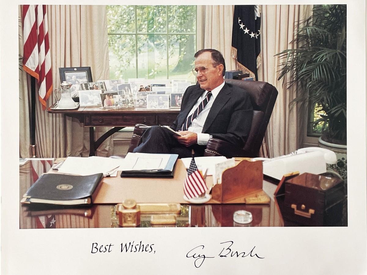 41st POTUS George H. W. Bush printed signature photo | EstateSales.org