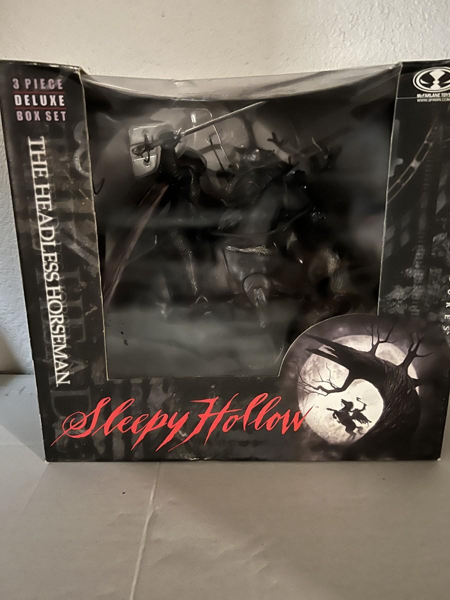 Sleepy Hollow The Headless Horseman 3 piece deluxe set | EstateSales.org