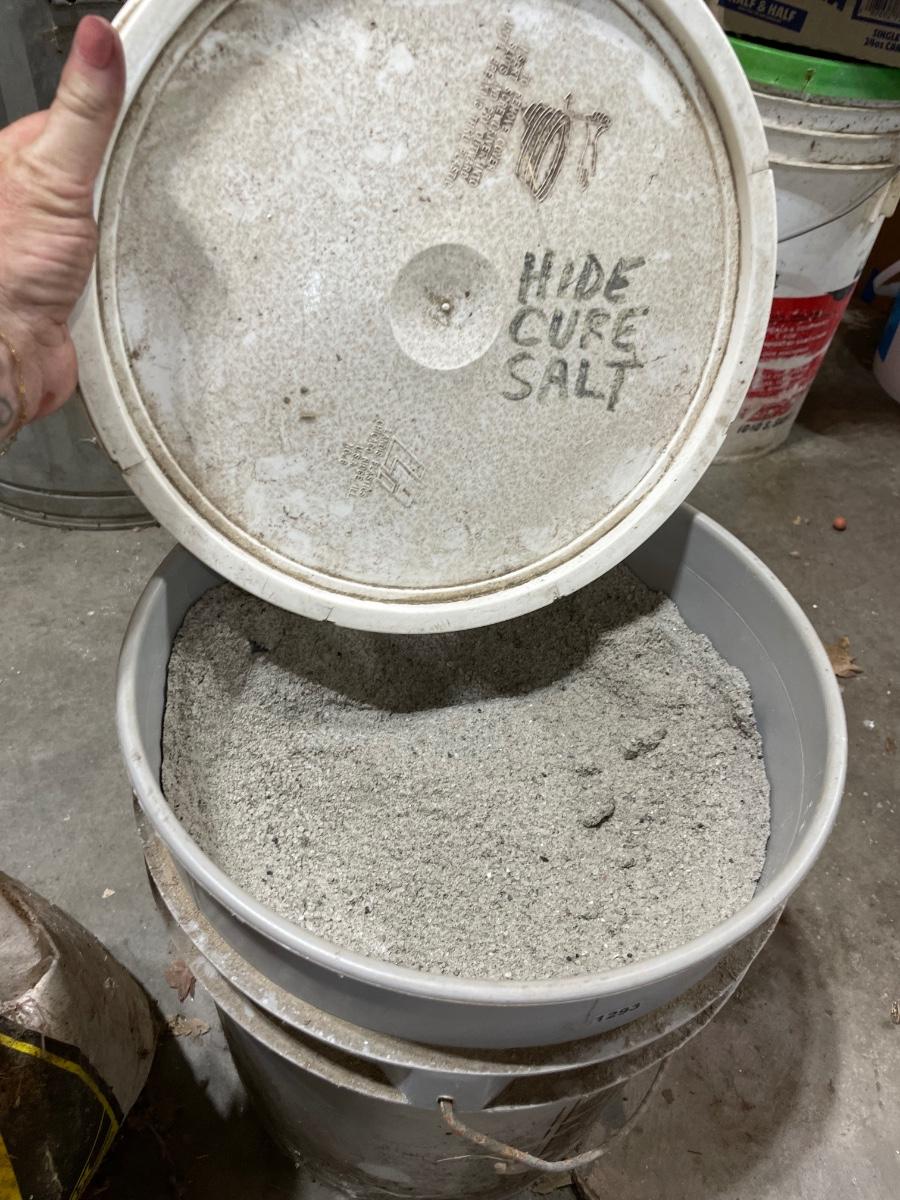 Hide cure salt | EstateSales.org