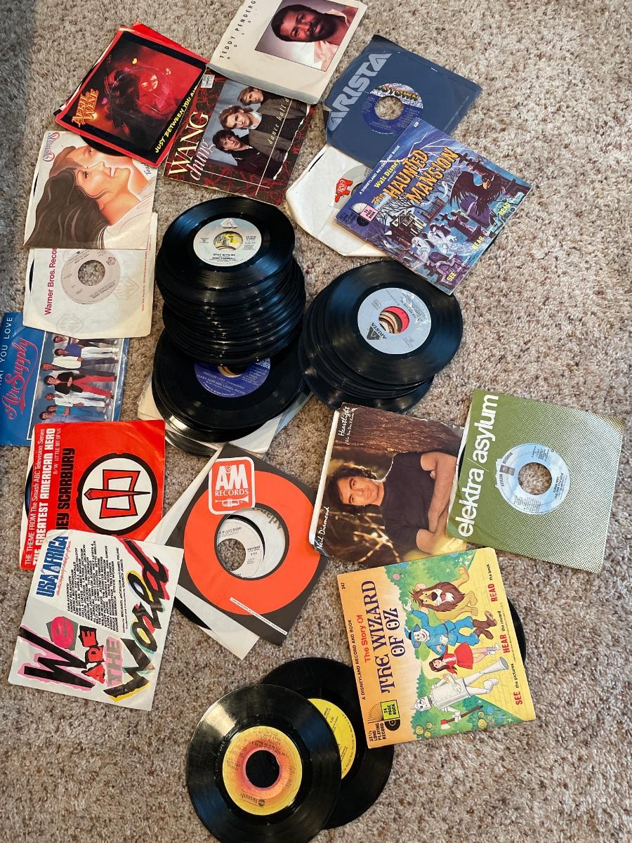 Vintage 45 records | EstateSales.org